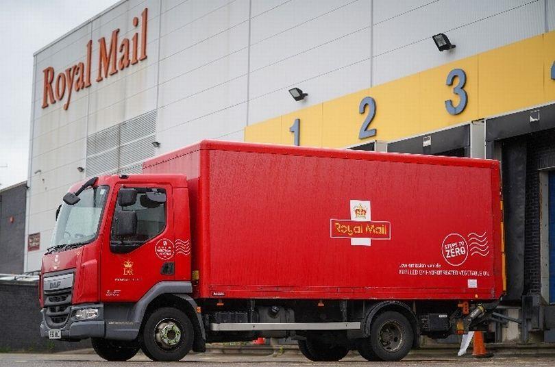 Royal Mail shifts to renewable fuel HVO for HGVs as electric ...