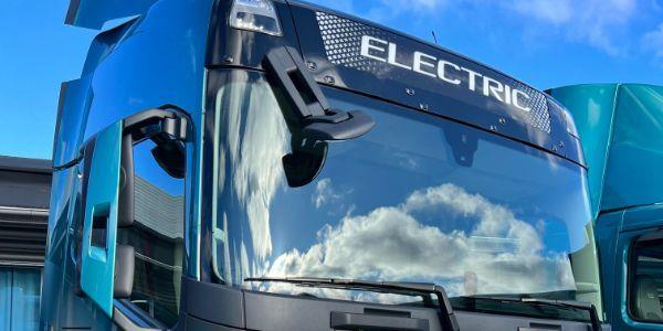 Volvo unveils updated FL and FE electric trucks | MT Article | Motor ...