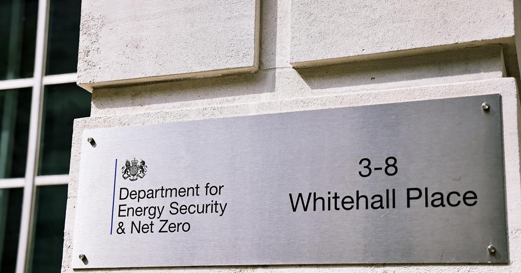 HGV sector at ‘significant risk’ of failing to meet emissions reduction ...