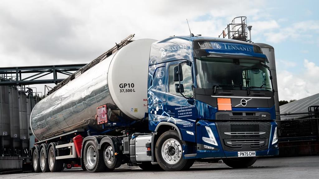 Manchester-based haulier Tennants Distribution adds five new Volvo ...