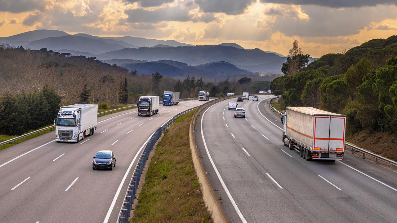 "Geopolitical turbulence" threatens European road freight rate ...