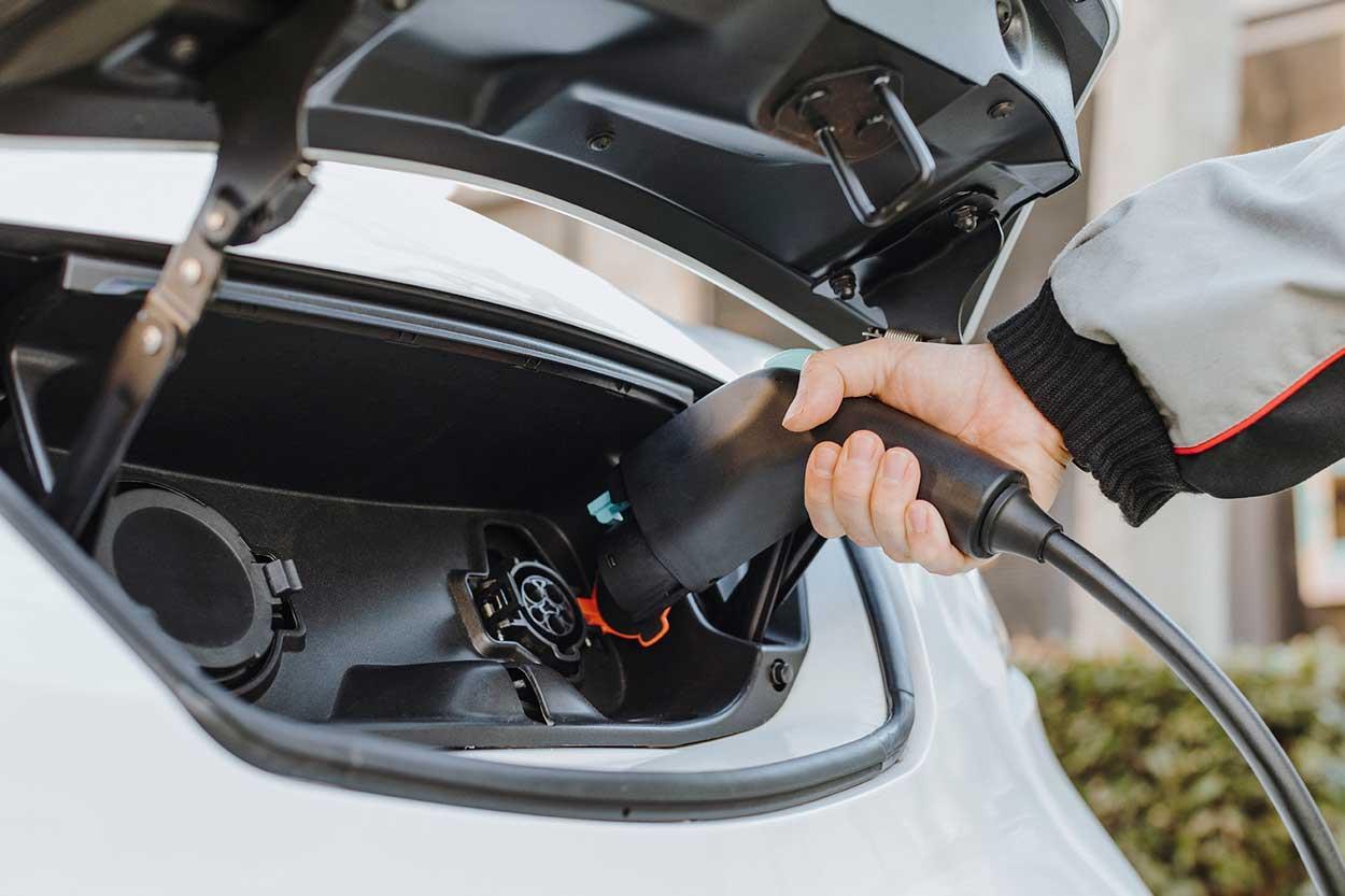 The route to fleet decarbonisation as cost pressures intensify ...