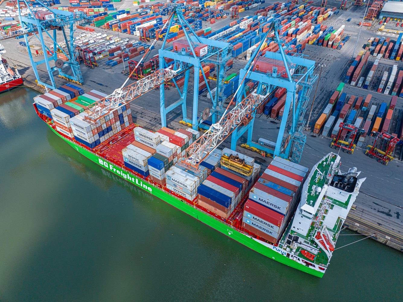 “Fastest ever” container service between Ireland and North America ...