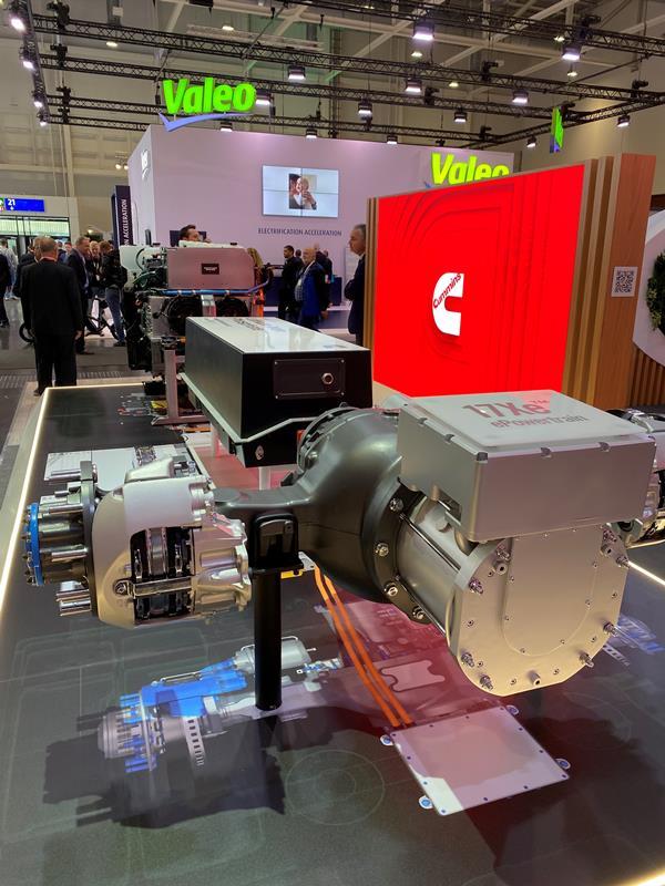 Cummins unveils new electric heavy duty powertrain | MT Article | Motor ...