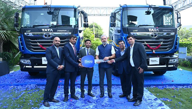 Tata Motors begins delivery of 150 LNG trucks to Clean Green Fuel ...
